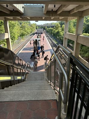 FRANCONIA-SPRINGFIELD METRO STATION - Updated December 2025 - 54 Photos ...