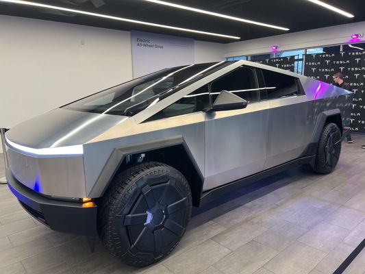 TESLA - Updated December 2024 - 38 Photos & 86 Reviews - 7920 Lindbergh ...