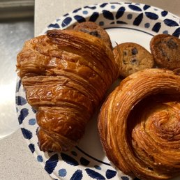 LA PARISIENNE FRENCH BAKERY - Updated July 2025 - 1135 Photos & 765 ...