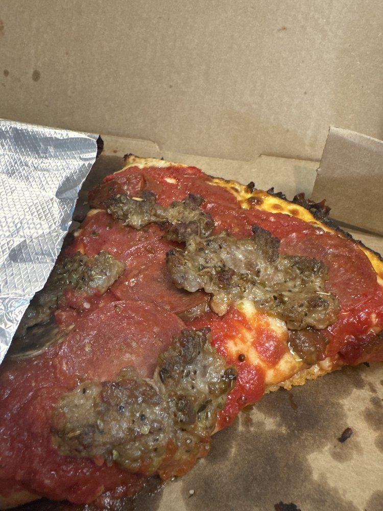 LEFTY’S PIZZA KITCHEN - Updated January 2025 - 3400 Comsouth Dr, Austin ...