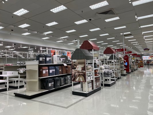 TARGET - Updated August 2025 - 107 Photos & 51 Reviews - 46201 Potomac ...