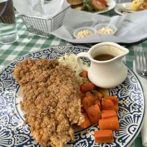 ELYSE - Updated April 2025 - 54 Photos - 10822 Fairfax Blvd, Fairfax ...