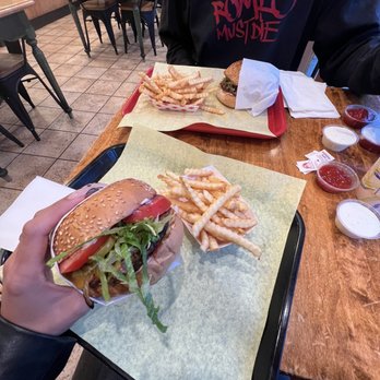 BONGO BURGER - Updated December 2024 - 245 Photos & 641 Reviews - 2505 ...