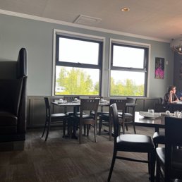 EVERETT’S - Updated July 2025 - 217 Photos & 200 Reviews - 1850 E ...