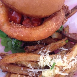 THE BURGER DIVE - Updated December 2025 - 411 Photos & 709 Reviews ...