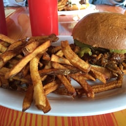 BINGA’S WINGAS - Updated December 2025 - 106 Photos & 107 Reviews - 907 ...