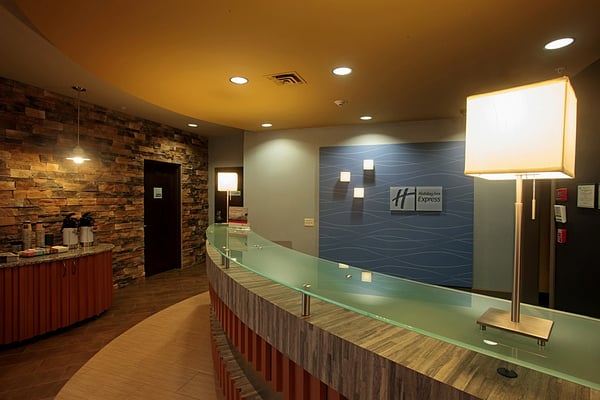 HOLIDAY INN EXPRESS & SUITES PERRY-NATIONAL FAIRGROUND AREA - Updated ...