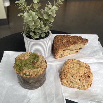 FRESH FLOURS - Updated July 2024 - 233 Photos & 184 Reviews - 1624 S ...