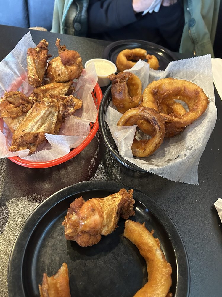 BIGSY’S SPORTS GRILL - Updated December 2025 - 7802 Brookville Rd ...