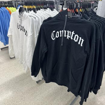 WALMART - Updated December 2025 - 119 Photos & 143 Reviews - 2100 N ...