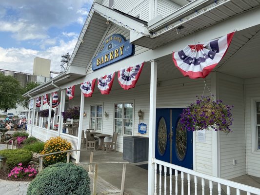 BLUE GATE GARDEN INN - 36 Photos & 40 Reviews - Hotels - 800 S Van ...