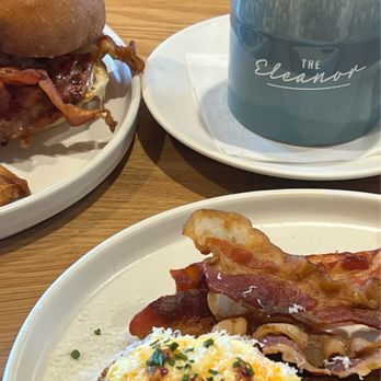 THE ELEANOR - Updated June 2024 - 255 Photos & 203 Reviews - 3207 N ...
