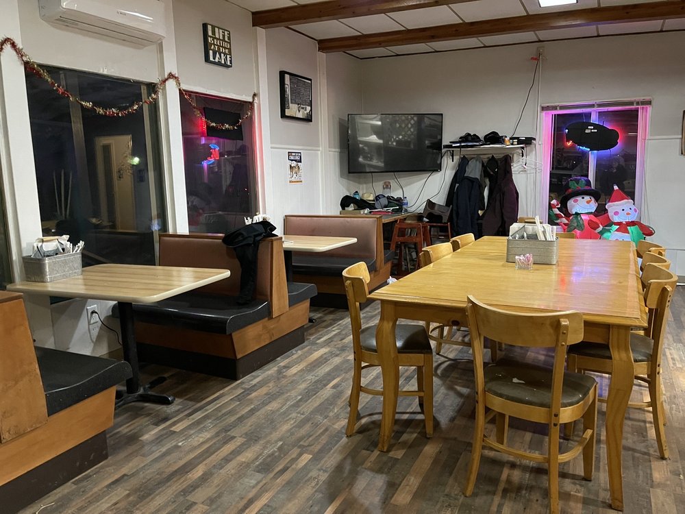 Lakefront Bar & Grill Cascade, Idaho