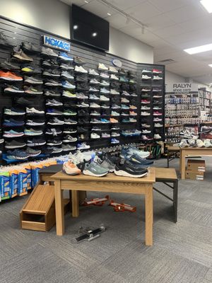 BROWNS SHOE FIT COMPANY - Updated December 2025 - 13 Reviews - 829 ...