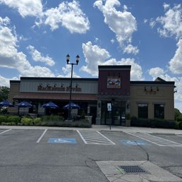 MACKENZIE RIVER PIZZA, GRILL & PUB - Updated December 2025 - 227 Photos ...