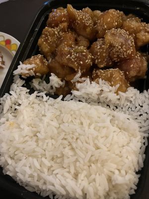 MINMIN KITCHEN - Updated December 2025 - 532 Newton St, South Hadley ...