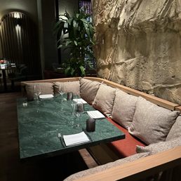 SEVEN REASONS - Updated December 2025 - 1761 Photos & 561 Reviews - 931 ...