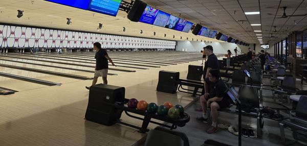 OAK TREE LANES BOWLING AND SPORTS BAR - Updated October 2025 - 116 ...