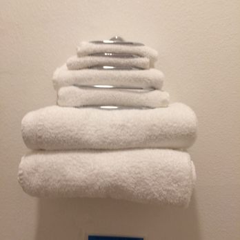 APPLE TREE INN - Updated March 2025 - 26 Photos & 45 Reviews - 9508 N ...