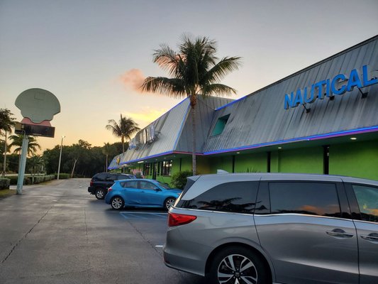 SHELL WORLD - Updated October 2024 - 177 Photos & 101 Reviews - 97600 ...