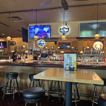 NEWT’S SOUTH - Updated December 2025 - 114 Photos & 111 Reviews - 1201 ...