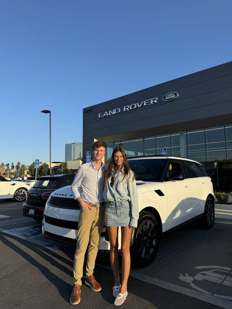 Land Rover Woodland Hills, California | Roadtrippers