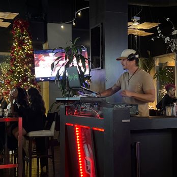 NIKKO JAPANESE RESTAURANT & SUSHI BAR - Updated December 2024 - 389 ...