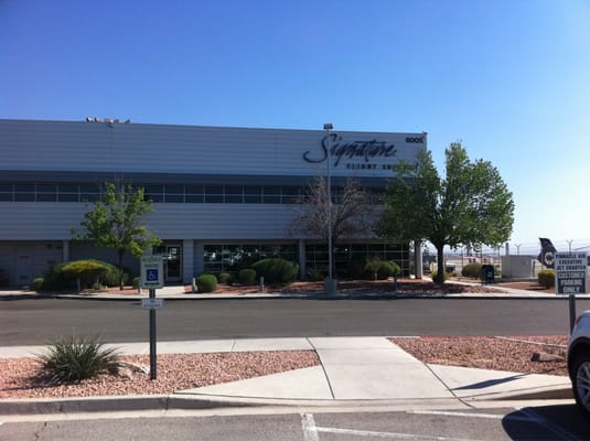SIGNATURE FLIGHT SUPPORT - Updated October 2025 - 21 Photos - 6005 Las ...