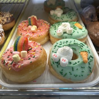 SAK DONUTS - Updated January 2025 - 269 Photos & 171 Reviews - 13016 ...