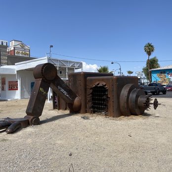 IRON GIANT STATUE - Updated August 2025 - 109 N 9th St, Las Vegas ...