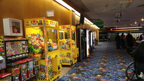 HOWELL LANES - Updated December 2025 - 16 Photos & 48 Reviews - 1002 ...