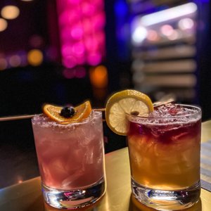 THE LAKEHOUSE WATERFRONT LOUNGE - 221 E Las Colinas Blvd, Irving, Texas ...