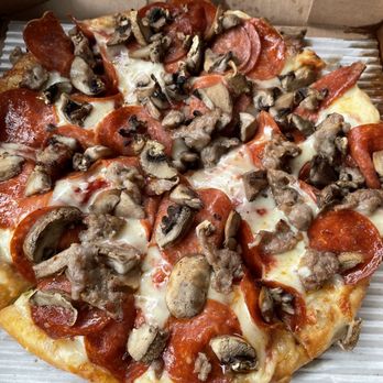 TOPSHELF PIZZA & PUB - Updated January 2026 - 33 Photos & 39 Reviews ...