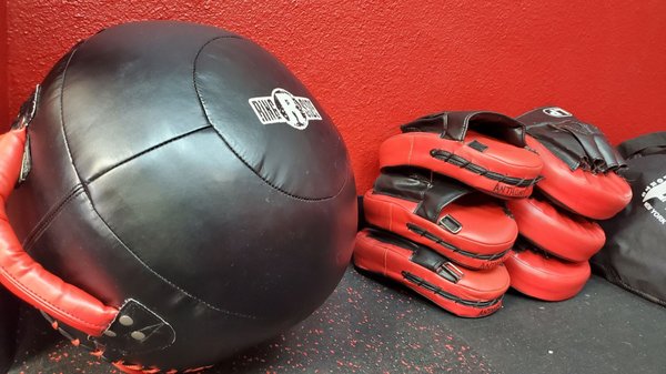 COMBAT X FITNESS - Updated May 2024 - 12 Photos - 15955 Paramount Blvd ...