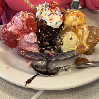 LEATHERBY’S FAMILY CREAMERY - Updated May 2025 - 1776 Photos & 930 ...