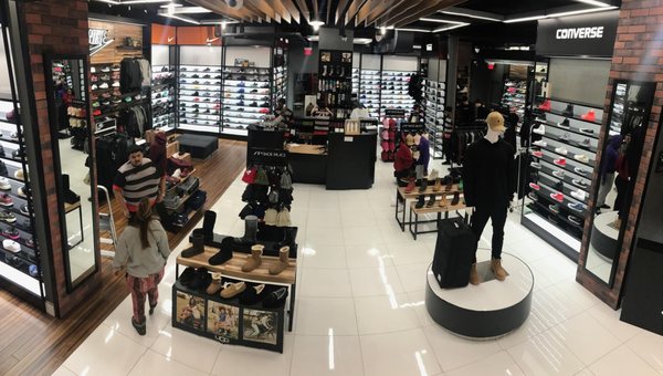 SHOE PALACE - Updated January 2026 - 25 Photos & 10 Reviews - 13350 N ...