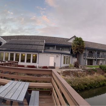 EDGEWATER INN - Updated December 2025 - 112 Photos & 100 Reviews - 275 ...