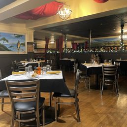 TWIN OAKS RESTAURANT - Updated October 2025 - 562 Photos & 596 Reviews ...