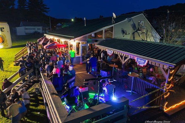 MODEL T INN - 23 Photos - American (Traditional) - 555 Derrick Rd ...