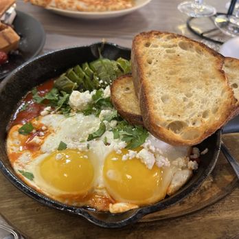 CRUMBS BREAKFAST, LUNCH & BAR - Updated July 2024 - 1593 Photos & 1364 ...