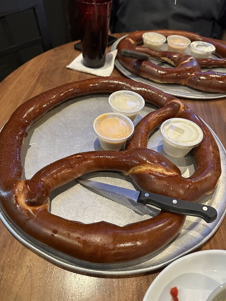 BULLWINKLES AT THE GALLERIA - Updated July 2024 - 52 Photos & 52 ...