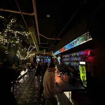 DARLING AVIARY - Updated October 2025 - 924 Photos & 763 Reviews - 712 ...