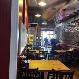 BUZZ’S ROOST - Updated July 2025 - 125 Photos & 149 Reviews - 911 Front ...