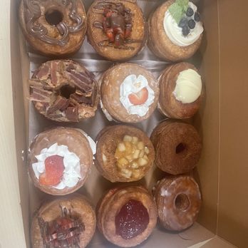 MOON DONUTS - 550 Photos & 386 Reviews - 1000 Torrance Blvd, Redondo ...