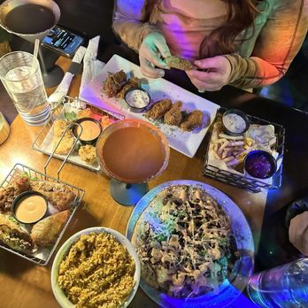 LYDIA ON H - Updated December 2025 - 210 Photos & 136 Reviews - 1427 H ...