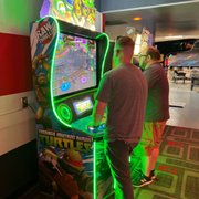 BOWLERO THOUSAND OAKS - 30 Photos & 14 Reviews - Bowling - 4330 ...