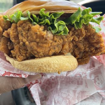 JOLLIBEE - Updated June 2024 - 771 Photos & 319 Reviews - 555 N King St ...