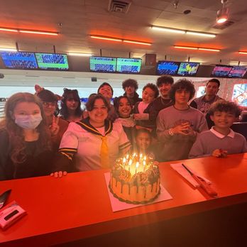 BOWLERO FULLERTON - Updated March 2025 - 133 Photos & 176 Reviews ...