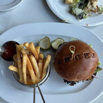 TRUMP NATIONAL GOLF CLUB RESTAURANT - Updated March 2025 - 817 Photos ...