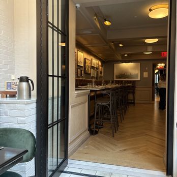 MERRION ROW HOTEL AND PUBLIC HOUSE - Updated January 2025 - 121 Photos ...